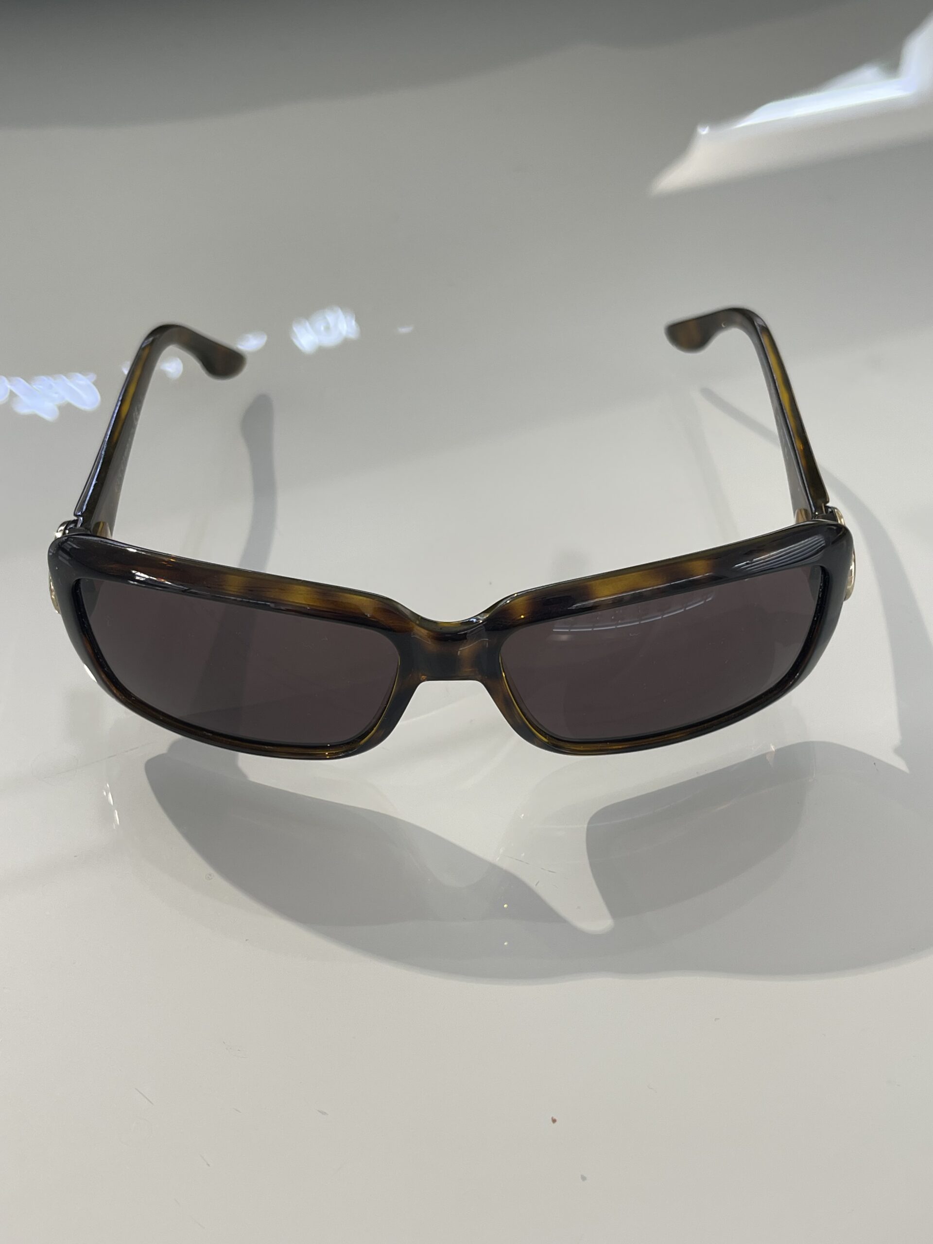 Solucione, Syze Dielli, Syze Optike, Lente Kontakti, Vizita Okulistike ...